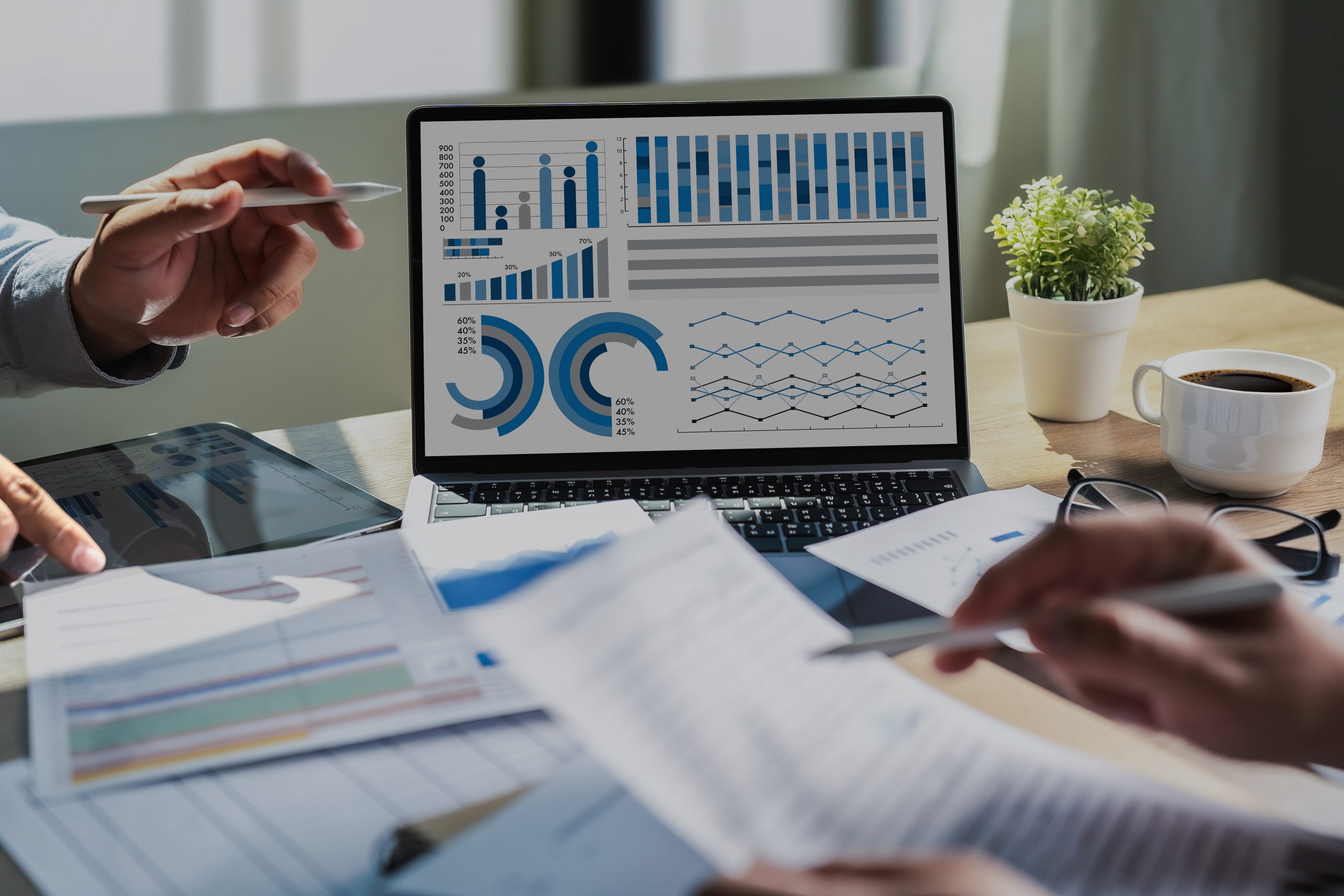 Optimize Performance with FSM Reporting & Analytics